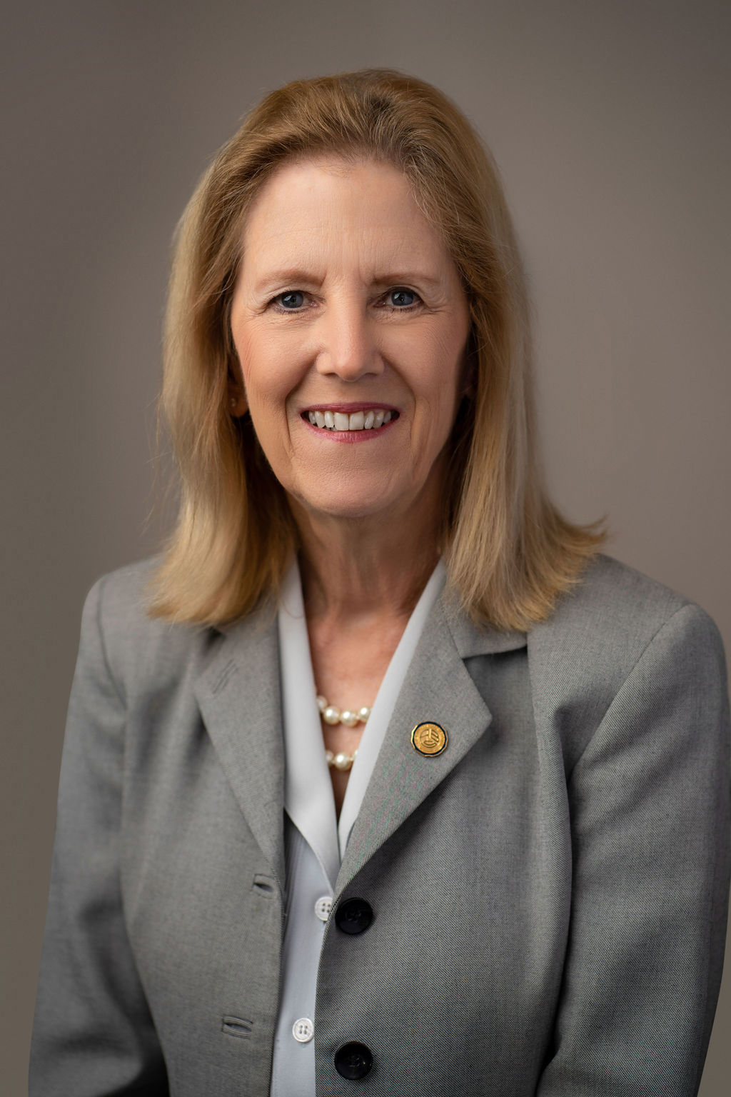 Dr. Beth Sutton Is Installed as ACS President | ACS